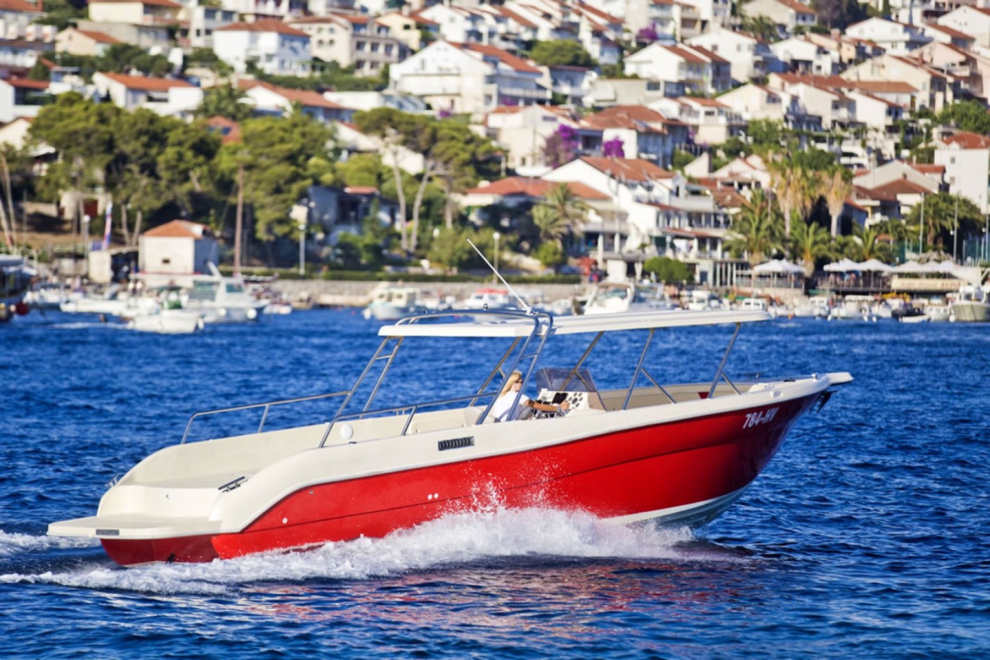 Pronájem Motorová loď Enzo 35 Hvar (Enzo 35) | SamBoat