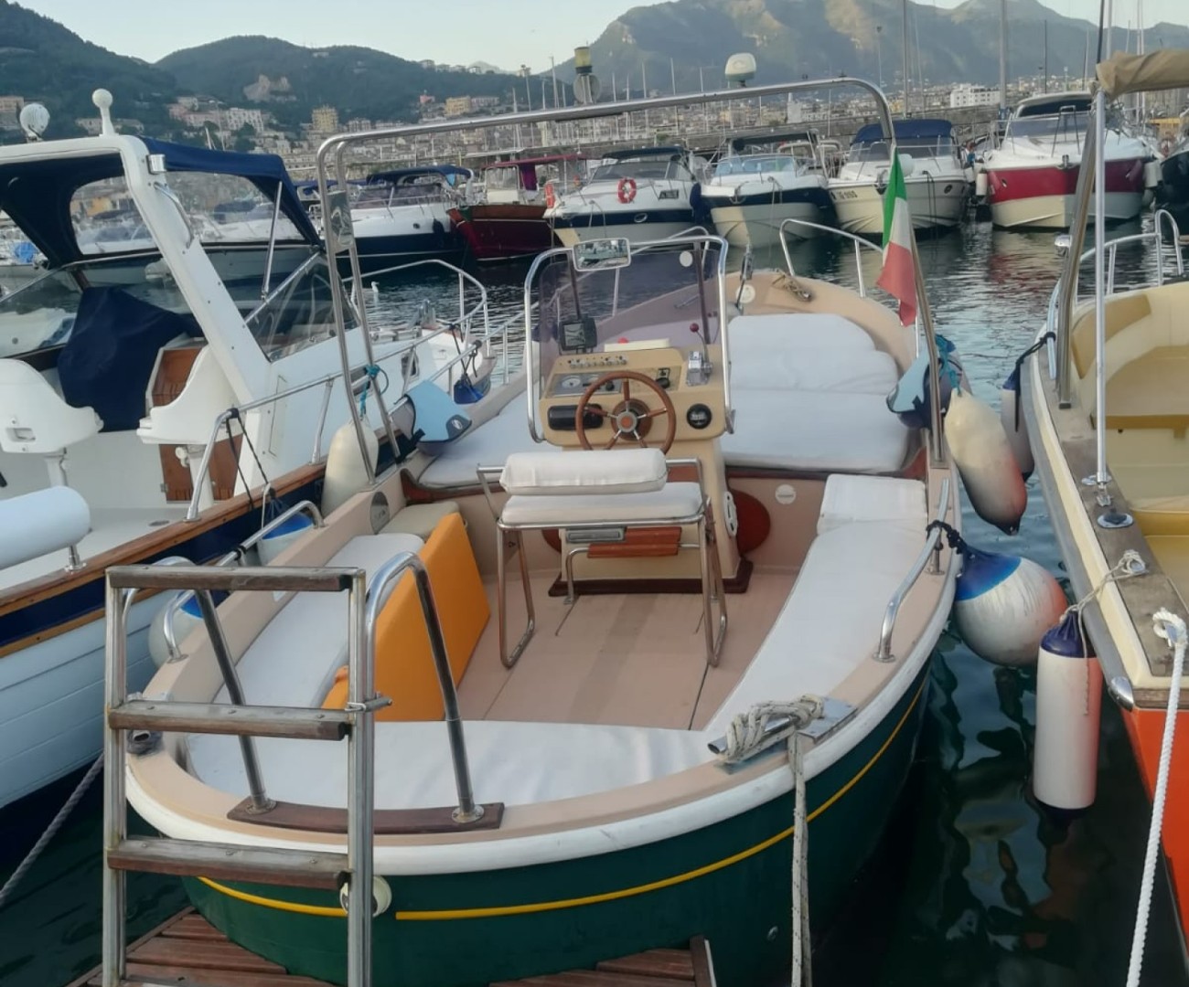 Pronájem Motorová loď GOZZO INGENITO 750 Salerno | SamBoat