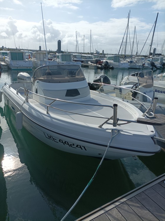 Pronájem Motorová loď Ranieri Shadow 22 Saint-Denis-d'Oléron (Bathoine ...